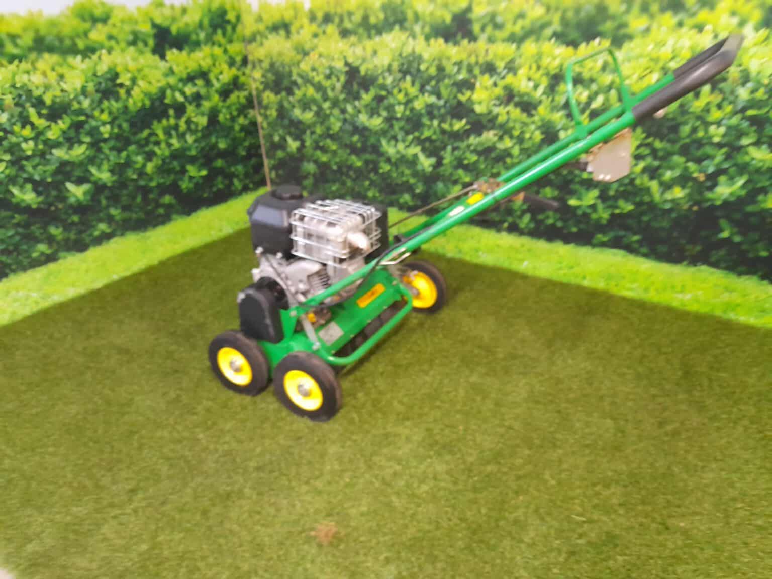 John Deere D45C verticuteermachine - Kortier Mechanisatie